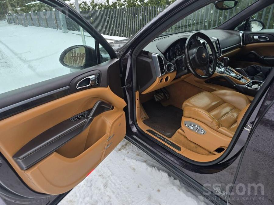 Violets Porsche Cayenne 2010 Rīga, ar dzinēja tilpumu 4.80 L un nobraukumu 309 tūkst. km par 16500 €, foto 14 vietnē AUTOMOTO.COM.LV
