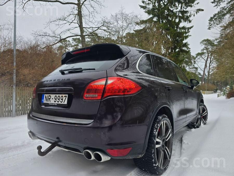 Violets Porsche Cayenne 2010 Rīga, ar dzinēja tilpumu 4.80 L un nobraukumu 309 tūkst. km par 16500 €, foto 15 vietnē AUTOMOTO.COM.LV
