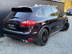 Violet Porsche Cayenne 2011 in Riga, with an engine capacity of 4.80 L and mileage of 289 thousand km for 14990 €, photo 5 on AUTOMOTO.COM.LV