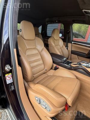 Violet Porsche Cayenne 2011 in Riga, with an engine capacity of 4.80 L and mileage of 289 thousand km for 14990 €, photo 6 on AUTOMOTO.COM.LV
