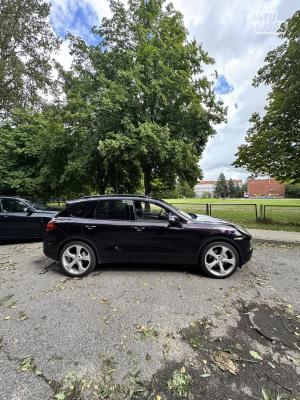 Violet Porsche Cayenne 2012 in Klaipeda, with an engine capacity of 4.80 L and mileage of 203 thousand km for 15200 €, photo 6 on AUTOMOTO.COM.LV