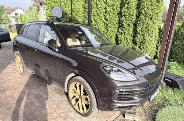 Violets Porsche Cayenne 2021 Rīga, ar dzinēja tilpumu 3.00 L un nobraukumu 95 tūkst. km par 42000 €, foto 3 vietnē AUTOMOTO.COM.LV