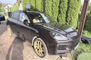 Violet Porsche Cayenne 2021 in Riga, with an engine capacity of 3.00 L and mileage of 95 thousand km for 42000 €, photo 4 on AUTOMOTO.COM.LV