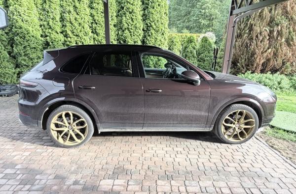 Violets Porsche Cayenne 2021 Rīga, ar dzinēja tilpumu 3.00 L un nobraukumu 95 tūkst. km par 42000 €, foto 4 vietnē AUTOMOTO.COM.LV