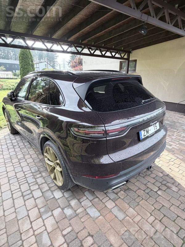 Violets Porsche Cayenne 2021 Rīga, ar dzinēja tilpumu 3.00 L un nobraukumu 95 tūkst. km par 42000 €, foto 5 vietnē AUTOMOTO.COM.LV