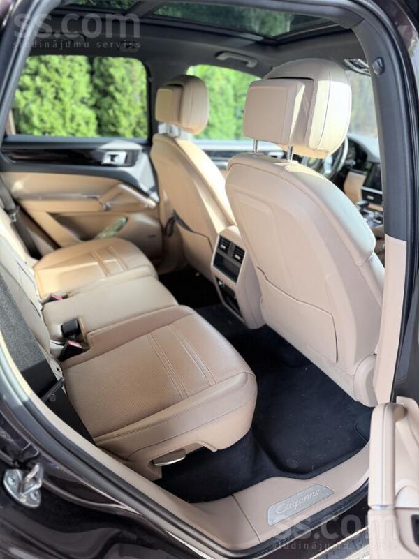 Violets Porsche Cayenne 2021 Rīga, ar dzinēja tilpumu 3.00 L un nobraukumu 95 tūkst. km par 42000 €, foto 6 vietnē AUTOMOTO.COM.LV