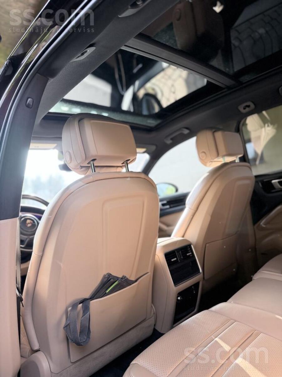 Violet Porsche Cayenne 2021 in Riga, with an engine capacity of 3.00 L and mileage of 95 thousand km for 42000 €, photo 8 on AUTOMOTO.COM.LV