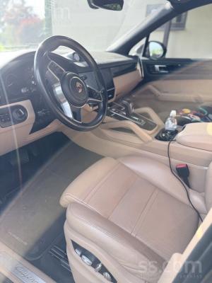 Violet Porsche Cayenne 2021 in Riga, with an engine capacity of 3.00 L and mileage of 95 thousand km for 42000 €, photo 9 on AUTOMOTO.COM.LV