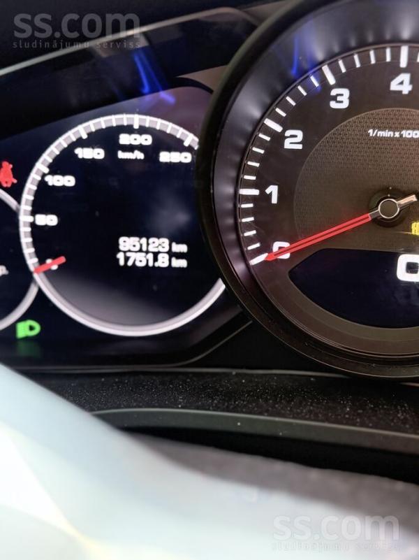 Violets Porsche Cayenne 2021 Rīga, ar dzinēja tilpumu 3.00 L un nobraukumu 95 tūkst. km par 42000 €, foto 9 vietnē AUTOMOTO.COM.LV