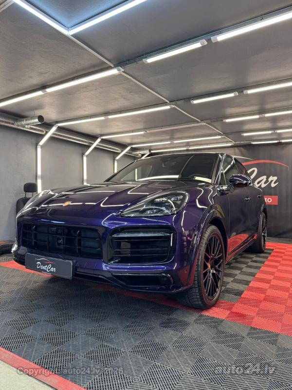 Violets Porsche Cayenne 2023 Tallina, ar dzinēja tilpumu 4.00 L un nobraukumu 17 tūkst. km par 129500 €, foto 3 vietnē AUTOMOTO.COM.LV