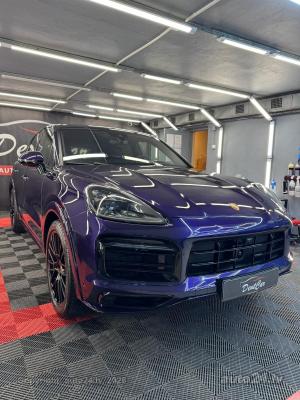 Violets Porsche Cayenne 2023 Tallina, ar dzinēja tilpumu 4.00 L un nobraukumu 17 tūkst. km par 129500 €, foto 4 vietnē AUTOMOTO.COM.LV