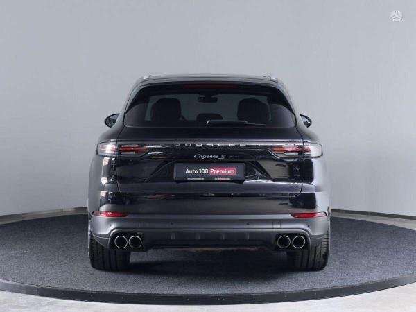 Violet Porsche Cayenne 2018 in Tallinn, with an engine capacity of 2.89 L and mileage of 99 thousand km for 54900 €, photo 6 on AUTOMOTO.COM.LV