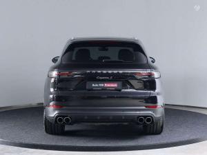 Violets Porsche Cayenne 2018 Tallina, ar dzinēja tilpumu 2.89 L un nobraukumu 99 tūkst. km par 54900 €, foto 6 vietnē AUTOMOTO.COM.LV