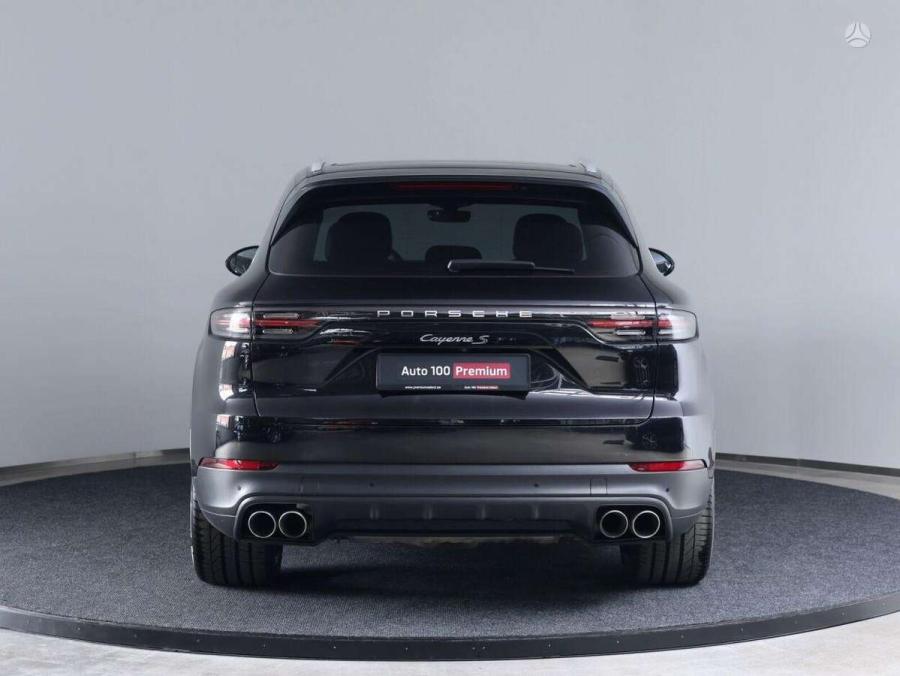 Violets Porsche Cayenne 2018 Tallina, ar dzinēja tilpumu 2.89 L un nobraukumu 99 tūkst. km par 54900 €, foto 6 vietnē AUTOMOTO.COM.LV