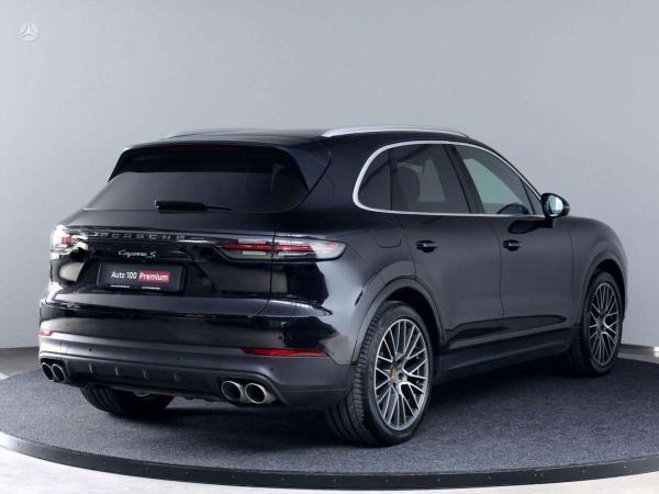 Violet Porsche Cayenne 2018 in Tallinn, with an engine capacity of 2.89 L and mileage of 99 thousand km for 54900 €, photo 7 on AUTOMOTO.COM.LV