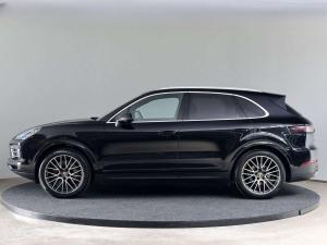 Violets Porsche Cayenne 2018 Tallina, ar dzinēja tilpumu 2.89 L un nobraukumu 99 tūkst. km par 54900 €, foto 8 vietnē AUTOMOTO.COM.LV