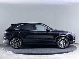 Violets Porsche Cayenne 2018 Tallina, ar dzinēja tilpumu 2.89 L un nobraukumu 99 tūkst. km par 54900 €, foto 9 vietnē AUTOMOTO.COM.LV