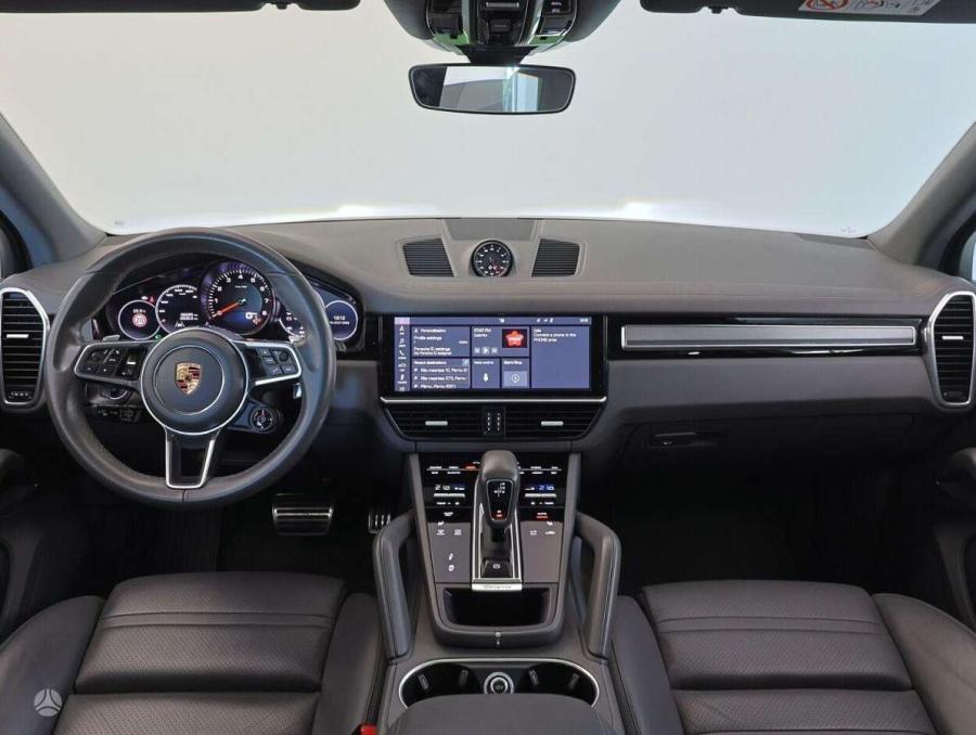 Violets Porsche Cayenne 2018 Tallina, ar dzinēja tilpumu 2.89 L un nobraukumu 99 tūkst. km par 54900 €, foto 10 vietnē AUTOMOTO.COM.LV