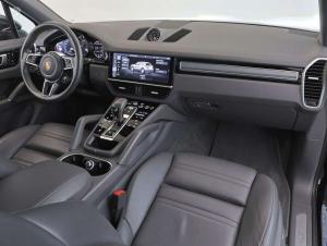 Violets Porsche Cayenne 2018 Tallina, ar dzinēja tilpumu 2.89 L un nobraukumu 99 tūkst. km par 54900 €, foto 13 vietnē AUTOMOTO.COM.LV