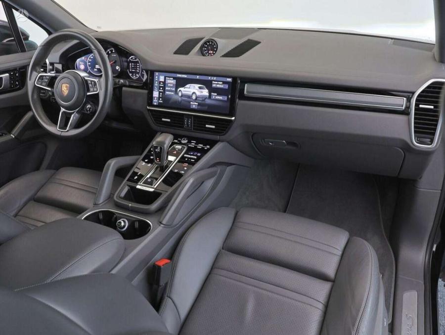 Violets Porsche Cayenne 2018 Tallina, ar dzinēja tilpumu 2.89 L un nobraukumu 99 tūkst. km par 54900 €, foto 13 vietnē AUTOMOTO.COM.LV