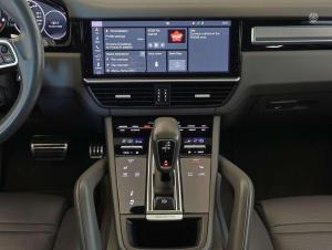 Violets Porsche Cayenne 2018 Tallina, ar dzinēja tilpumu 2.89 L un nobraukumu 99 tūkst. km par 54900 €, foto 15 vietnē AUTOMOTO.COM.LV