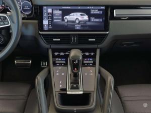 Violets Porsche Cayenne 2018 Tallina, ar dzinēja tilpumu 2.89 L un nobraukumu 99 tūkst. km par 54900 €, foto 16 vietnē AUTOMOTO.COM.LV