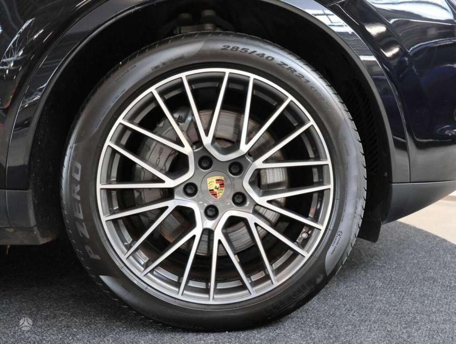 Violets Porsche Cayenne 2018 Tallina, ar dzinēja tilpumu 2.89 L un nobraukumu 99 tūkst. km par 54900 €, foto 19 vietnē AUTOMOTO.COM.LV