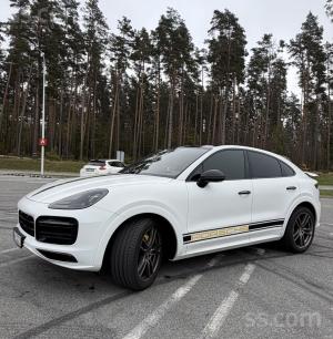 White Porsche Cayenne 2023 in Riga, with an engine capacity of 3.00 L and mileage of 45 thousand km for 83500 €, photo 4 on AUTOMOTO.COM.LV