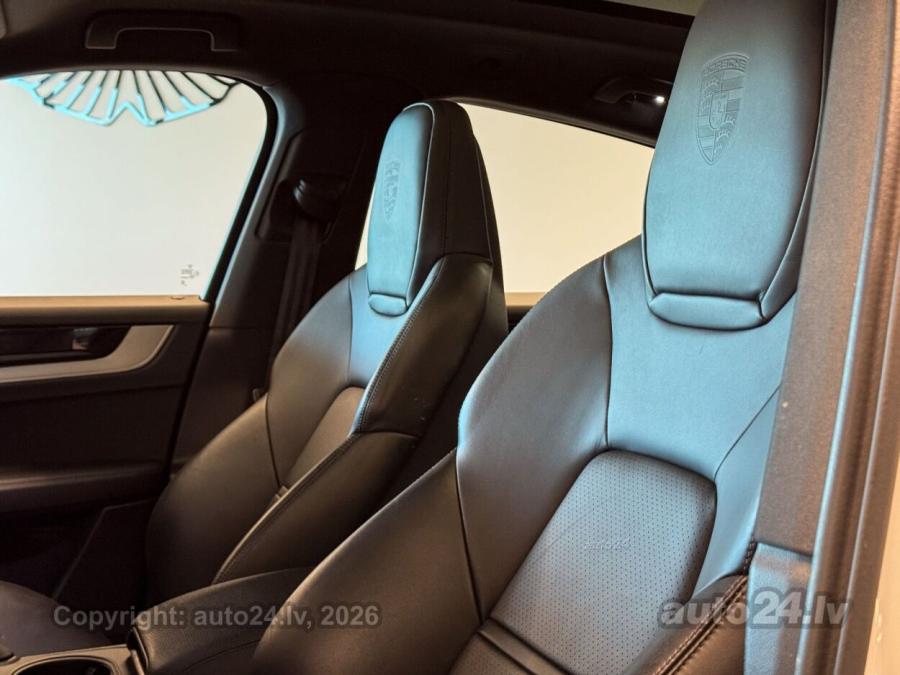 Balts Porsche Cayenne 2024 Tallina, ar dzinēja tilpumu 3.00 L un nobraukumu 37 tūkst. km par 85000 €, foto 18 vietnē AUTOMOTO.COM.LV