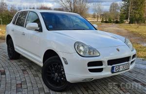 White Porsche Cayenne 2005 in Valmiera, with an engine capacity of 4.50 L and mileage of 248 thousand km for 6000 €, photo 8 on AUTOMOTO.COM.LV