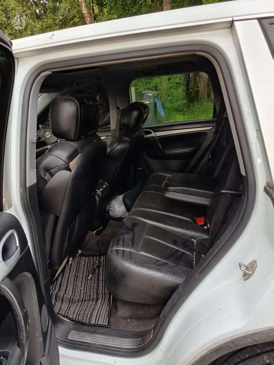 Balts Porsche Cayenne 2006 Viļņa, ar dzinēja tilpumu 4.51 L un nobraukumu 243 tūkst. km par 2000 €, foto 11 vietnē AUTOMOTO.COM.LV