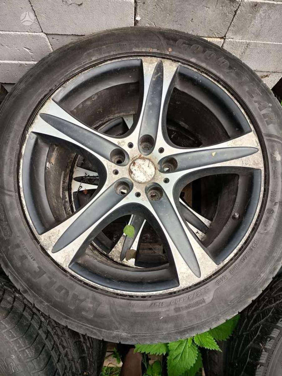 Balts Porsche Cayenne 2006 Viļņa, ar dzinēja tilpumu 4.51 L un nobraukumu 243 tūkst. km par 2000 €, foto 17 vietnē AUTOMOTO.COM.LV