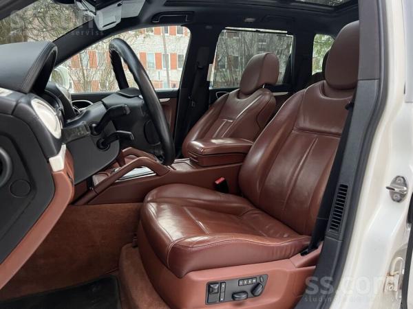 Balts Porsche Cayenne 2007 Rīga, ar dzinēja tilpumu 3.60 L un nobraukumu 325 tūkst. km par 5600 €, foto 5 vietnē AUTOMOTO.COM.LV