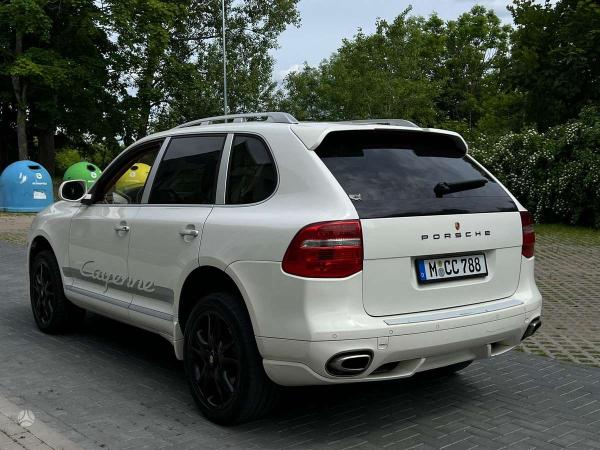 White Porsche Cayenne 2007 in Trakai, with an engine capacity of 3.60 L and mileage of 297 thousand km for 6999 €, photo 4 on AUTOMOTO.COM.LV