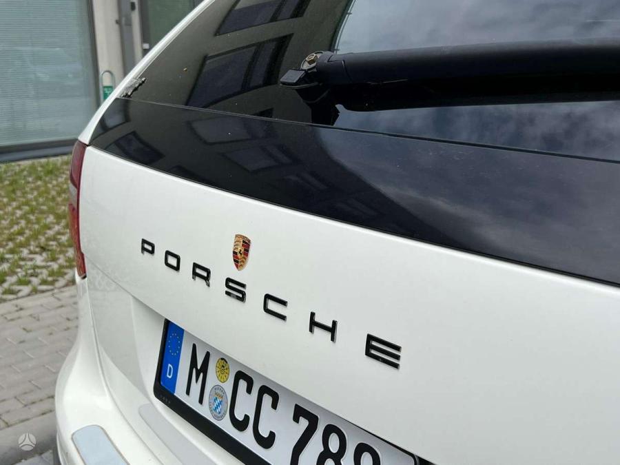 White Porsche Cayenne 2007 in Trakai, with an engine capacity of 3.60 L and mileage of 297 thousand km for 6999 €, photo 26 on AUTOMOTO.COM.LV
