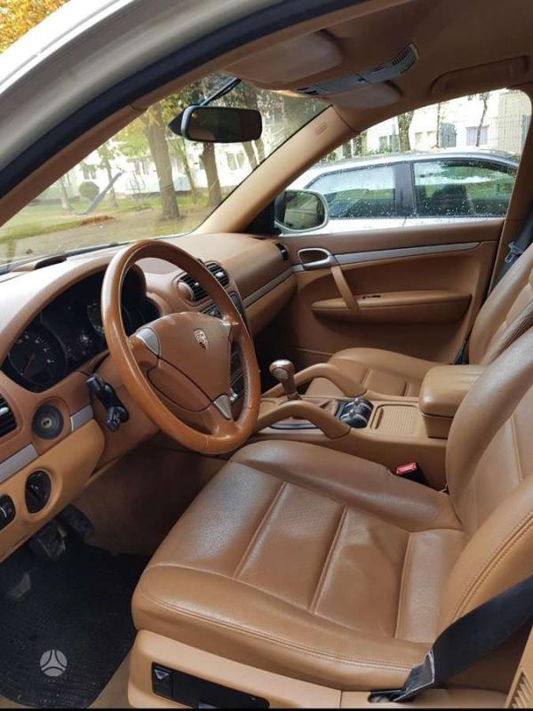 Balts Porsche Cayenne 2008 Viļņa, ar dzinēja tilpumu 3.60 L un nobraukumu 214 tūkst. km par 8000 €, foto 8 vietnē AUTOMOTO.COM.LV