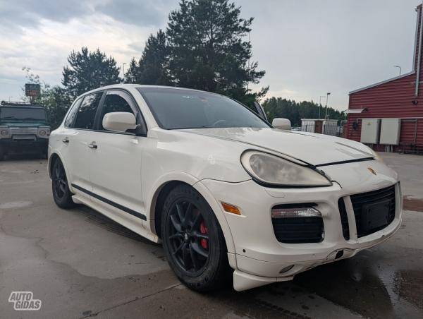 White Porsche Cayenne 2008 in Kaunas, with an engine capacity of 4.80 L and mileage of 233 thousand km for 4900 €, photo 1 on AUTOMOTO.COM.LV
