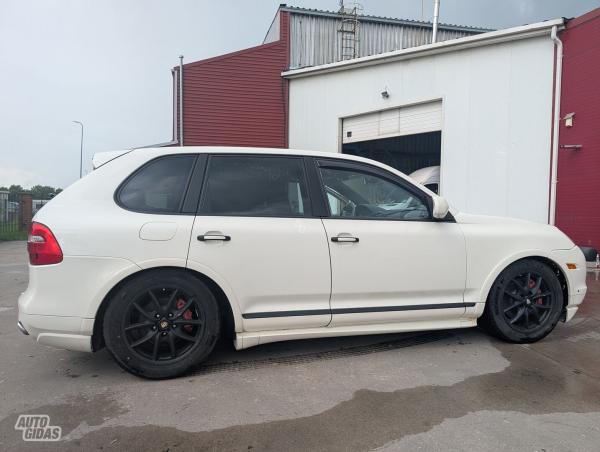 White Porsche Cayenne 2008 in Kaunas, with an engine capacity of 4.80 L and mileage of 233 thousand km for 4900 €, photo 6 on AUTOMOTO.COM.LV