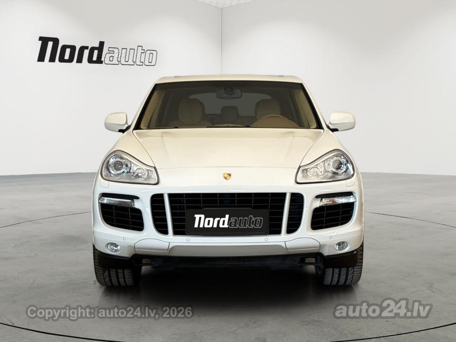 Balts Porsche Cayenne 2008 Tallina, ar dzinēja tilpumu 4.80 L un nobraukumu 47 tūkst. km par 19900 €, foto 4 vietnē AUTOMOTO.COM.LV