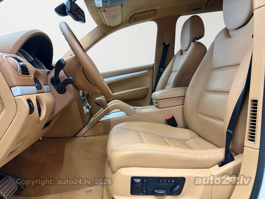 Balts Porsche Cayenne 2008 Tallina, ar dzinēja tilpumu 4.80 L un nobraukumu 47 tūkst. km par 19900 €, foto 6 vietnē AUTOMOTO.COM.LV