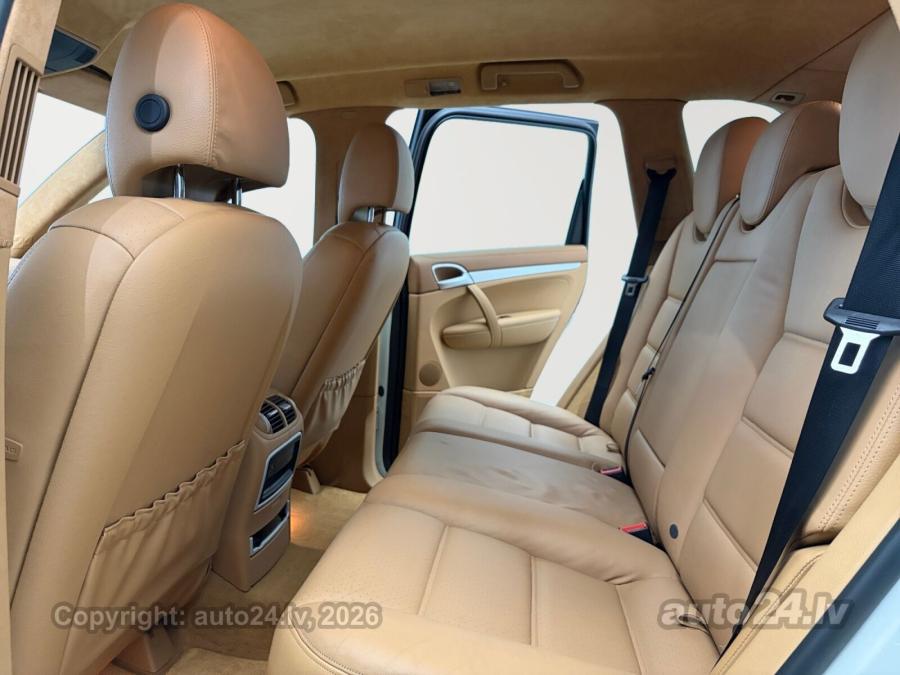 Balts Porsche Cayenne 2008 Tallina, ar dzinēja tilpumu 4.80 L un nobraukumu 47 tūkst. km par 19900 €, foto 7 vietnē AUTOMOTO.COM.LV