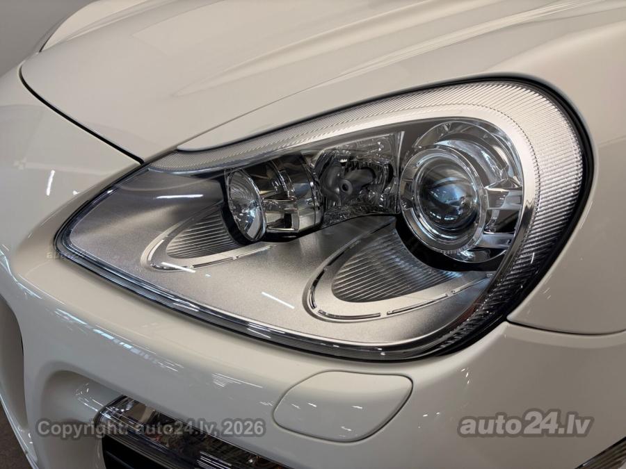 Balts Porsche Cayenne 2008 Tallina, ar dzinēja tilpumu 4.80 L un nobraukumu 47 tūkst. km par 19900 €, foto 12 vietnē AUTOMOTO.COM.LV