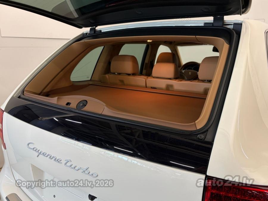 Белый Порше Каен 2008 в Таллин, объемом двигателя 4.80 л и пробегом 47 тыс. км за 19900 €, фото 21 на AUTOMOTO.COM.LV