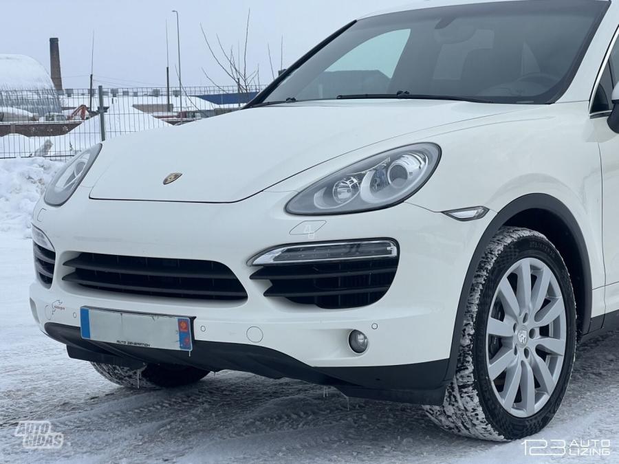 Balts Porsche Cayenne 2010 Tauragė, ar dzinēja tilpumu 3.00 L un nobraukumu 243 tūkst. km par 12900 €, foto 2 vietnē AUTOMOTO.COM.LV