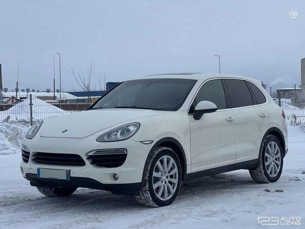 White Porsche Cayenne 2010 in Taurage, with an engine capacity of 3.00 L and mileage of 243 thousand km for 12900 €, photo 1 on AUTOMOTO.COM.LV