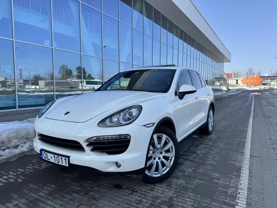 Balts Porsche Cayenne 2010 Rēzekne, ar dzinēja tilpumu 3.00 L un nobraukumu 244 tūkst. km par 14700 €, foto 1 vietnē AUTOMOTO.COM.LV