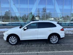 Balts Porsche Cayenne 2010 Rēzekne, ar dzinēja tilpumu 3.00 L un nobraukumu 244 tūkst. km par 14700 €, foto 3 vietnē AUTOMOTO.COM.LV