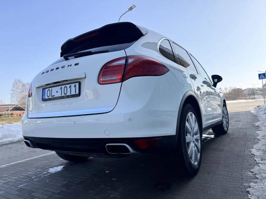 Balts Porsche Cayenne 2010 Rēzekne, ar dzinēja tilpumu 3.00 L un nobraukumu 244 tūkst. km par 14700 €, foto 6 vietnē AUTOMOTO.COM.LV