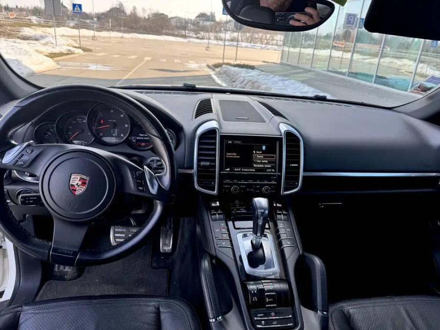 Balts Porsche Cayenne 2010 Rēzekne, ar dzinēja tilpumu 3.00 L un nobraukumu 244 tūkst. km par 14700 €, foto 10 vietnē AUTOMOTO.COM.LV