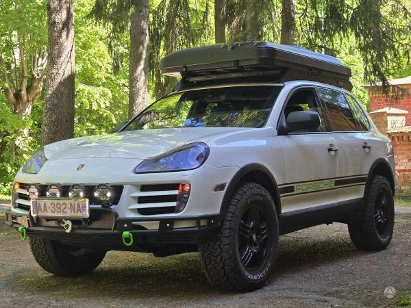 Порше Каен 2010 в Елгава на AUTOMOTO.COM.LV Белый Порше Каен 2010 в Елгава, объемом двигателя 2.97 л и пробегом 2 тыс. км за 29999 €, фото 1 на AUTOMOTO.COM.LV